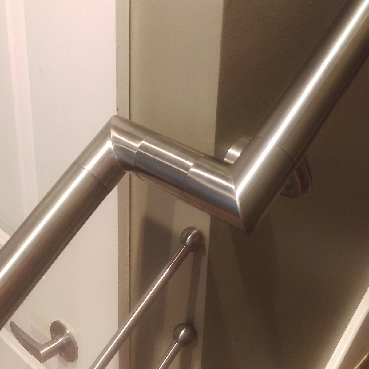 E451 90 Degree Sharp Elbow Fitting Connector - Stainless Stair Parts ...